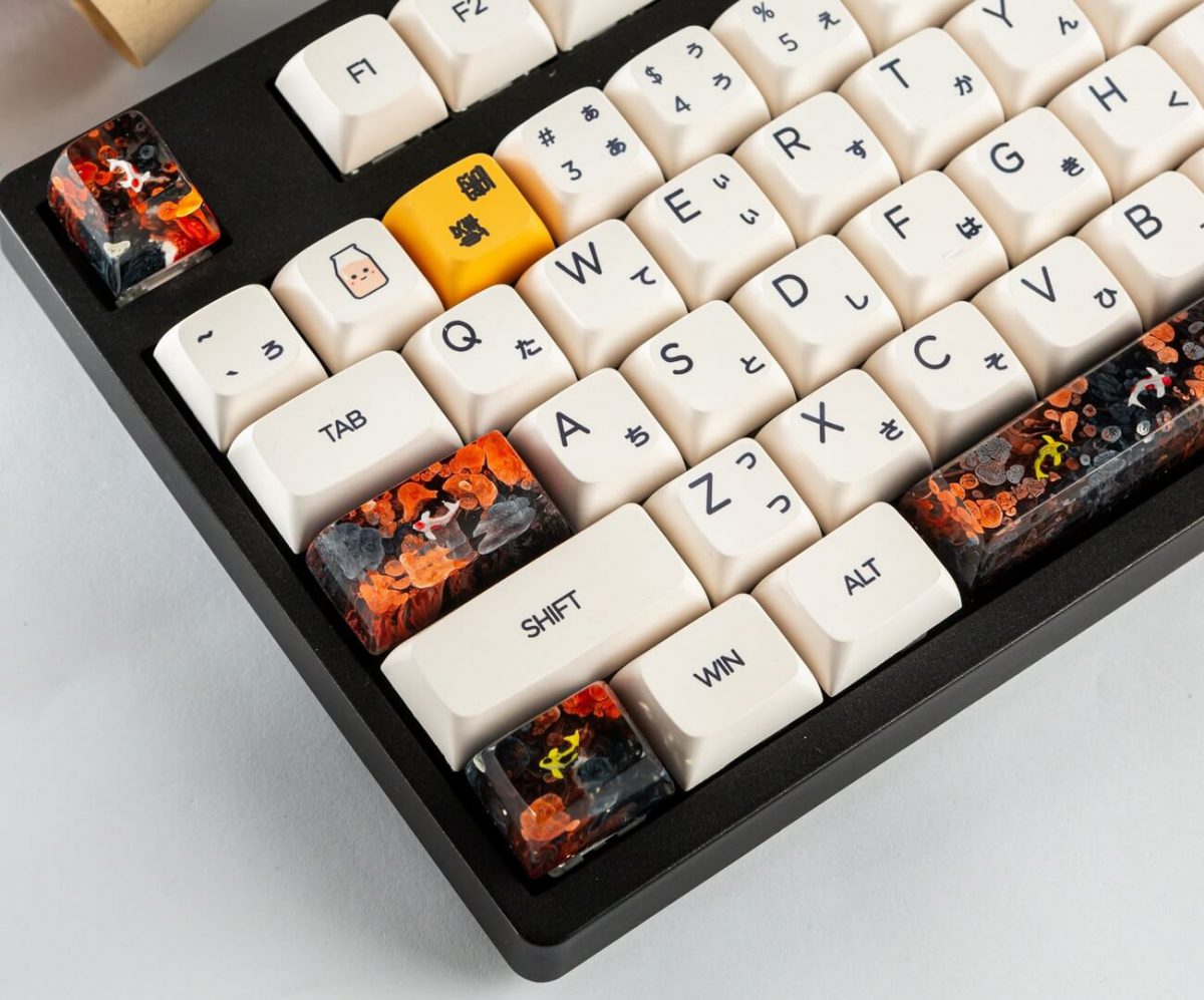 Black and orange koi artisan keycap - Hirosart - Keycaps studio