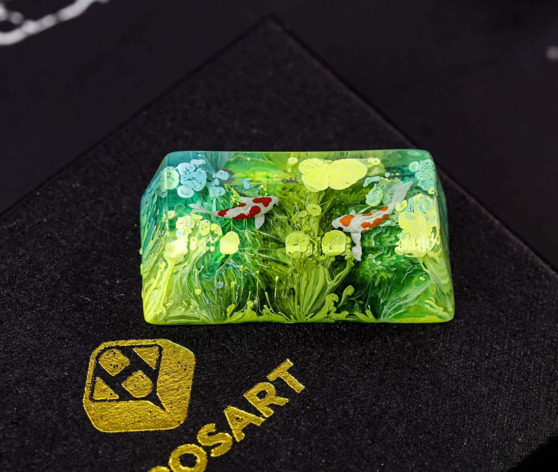 Green Koi Artisan Keycap - Hirosart - Keycaps studio